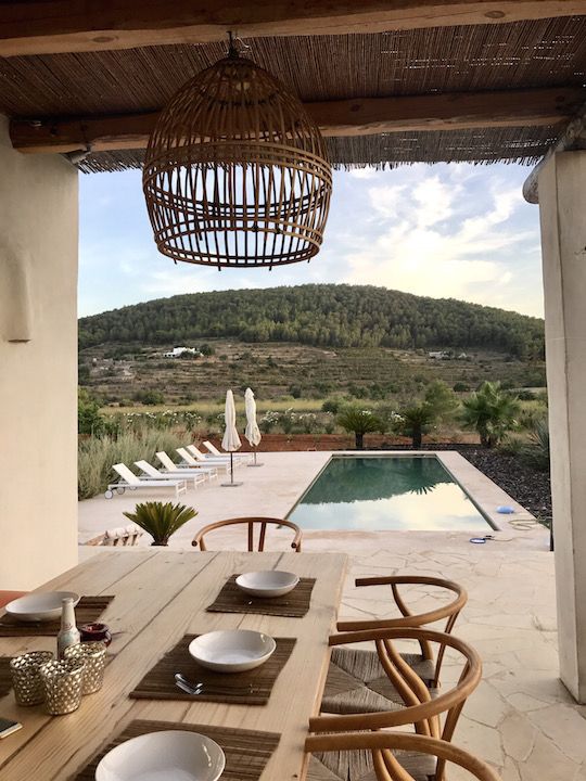 How To: The Perfect Summer Oasis