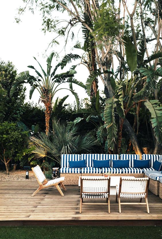 How To: The Perfect Summer Oasis